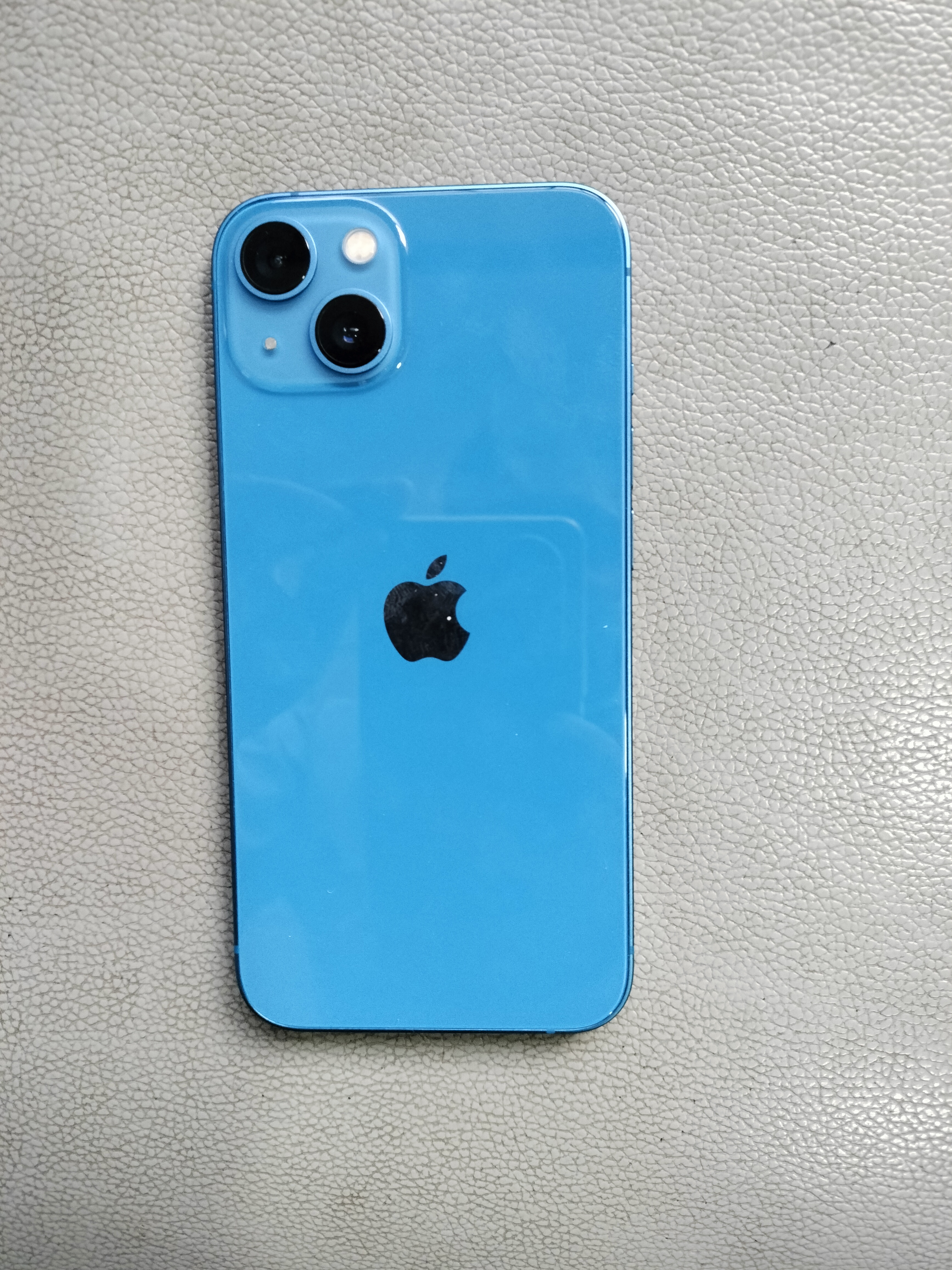 Buy Refurbished Apple iPhone 13 Online in India at Cashify Store