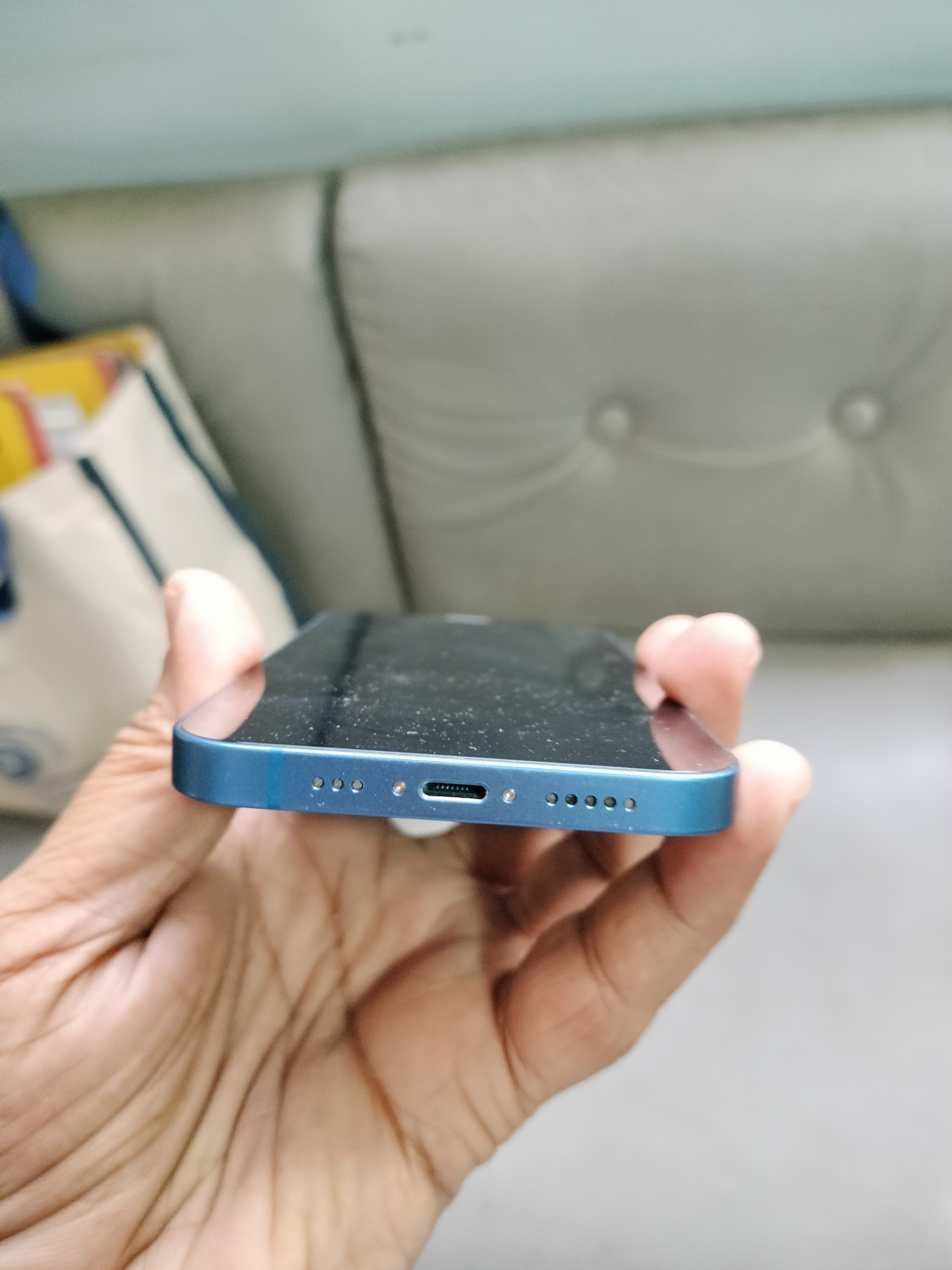 Buy Refurbished Apple iPhone 13 Online in India at Cashify Store