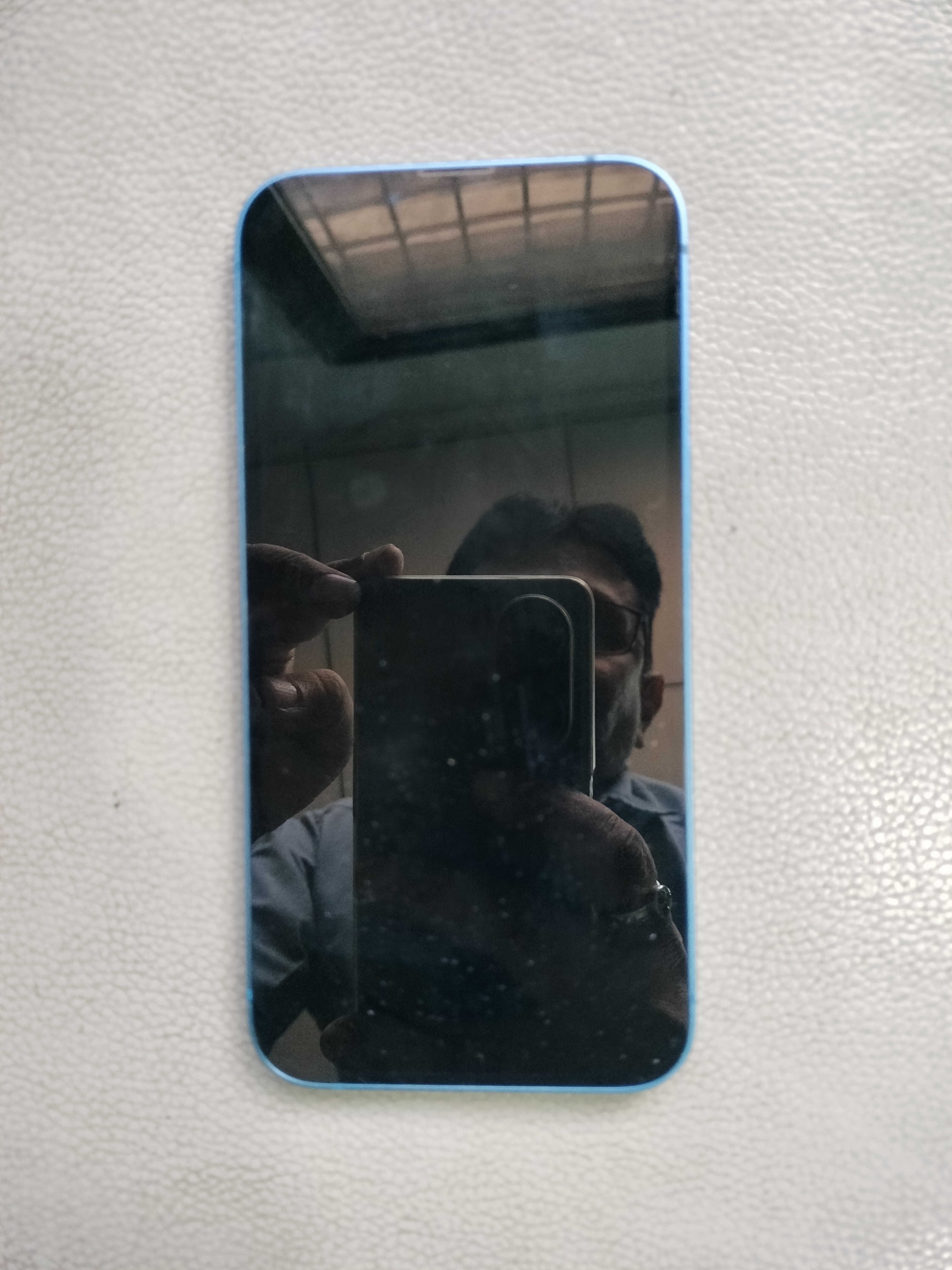 Buy Refurbished Apple iPhone 13 Online in India at Cashify Store